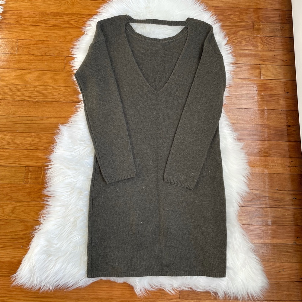 360 Cashmere Daniella Olive Green Open Back Long Slee… - Gem